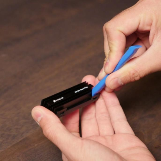 SSD: How to: Remove a pre-installed heatsink – Corsair